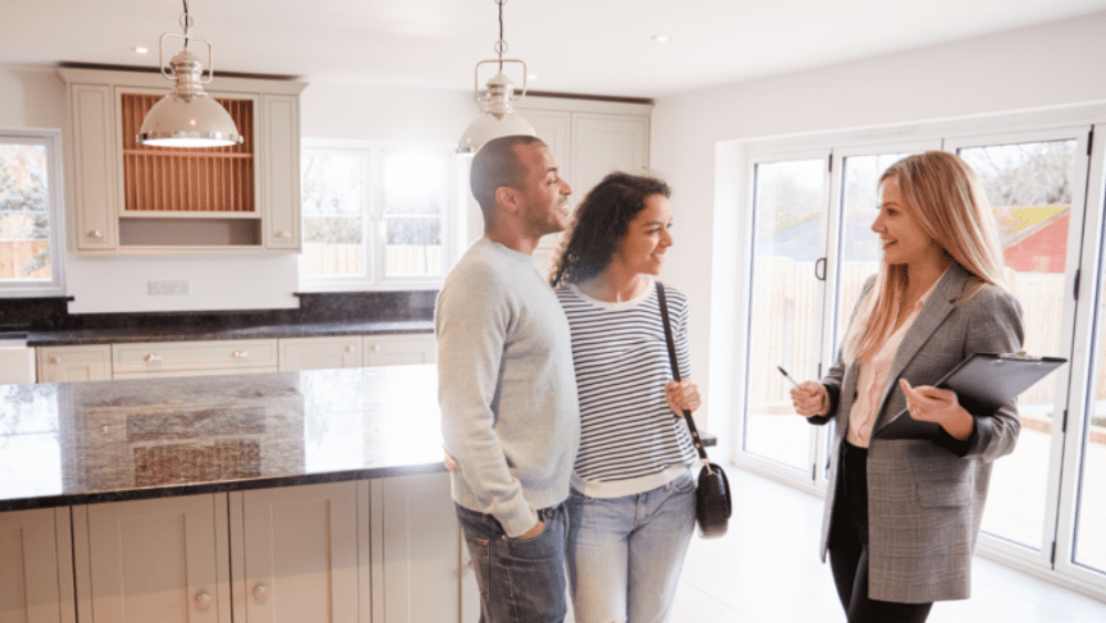 How Many Homes Does a Realtor Usually Sell a Year?